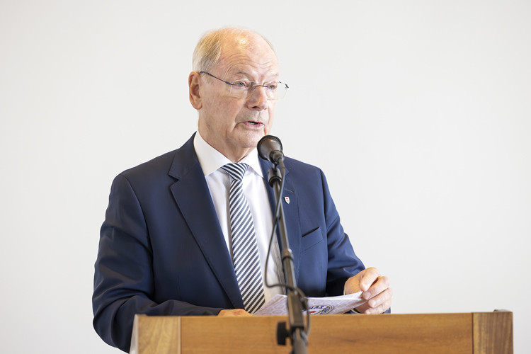 35 fingu prógv á Vinnuháskúlanum - Dimma.fo